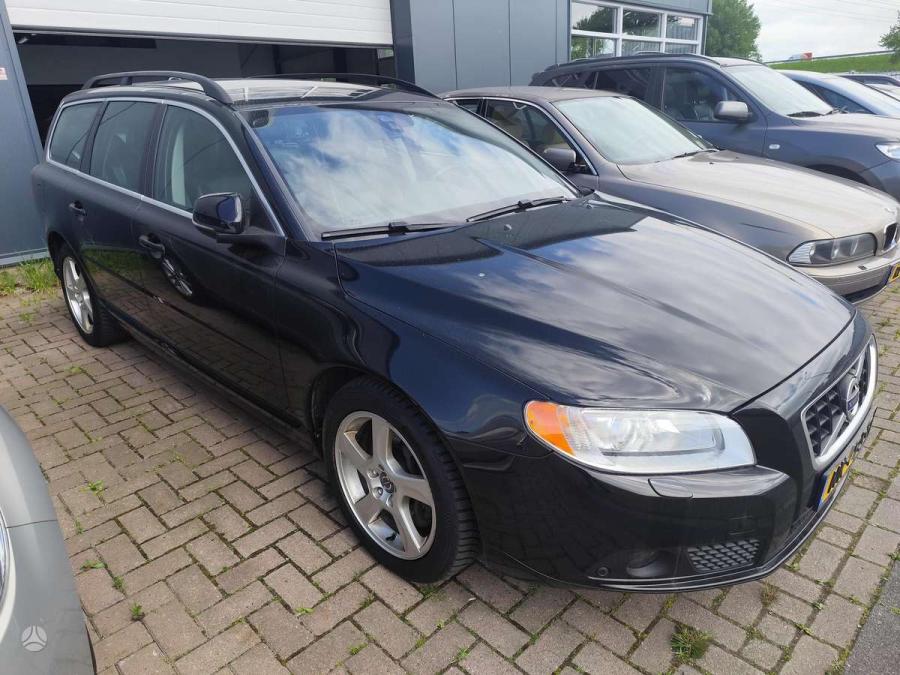Melns Volvo V70 2013 Kauņa, ar dzinēja tilpumu 1.98 L un nobraukumu 290 tūkst. km par 5495 €, foto 30 vietnē AUTOMOTO.COM.LV