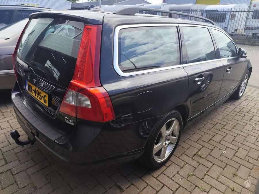 Melns Volvo V70 2013 Kauņa, ar dzinēja tilpumu 1.98 L un nobraukumu 290 tūkst. km par 5495 €, foto 31 vietnē AUTOMOTO.COM.LV