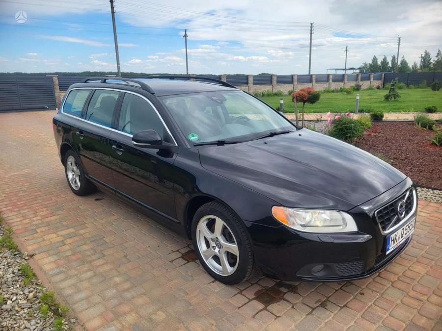Black Volvo V70 2013 in Vilnius, with an engine capacity of 1.97 L and mileage of 289 thousand km for 5777 €, photo 10 on AUTOMOTO.COM.LV
