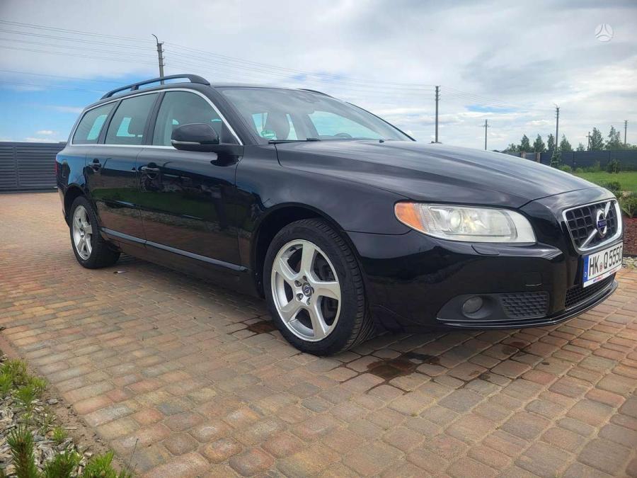 Black Volvo V70 2013 in Vilnius, with an engine capacity of 1.97 L and mileage of 289 thousand km for 5777 €, photo 11 on AUTOMOTO.COM.LV