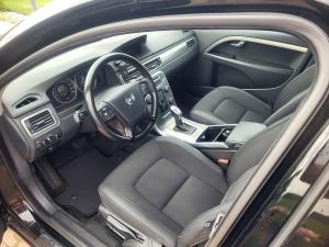 Black Volvo V70 2013 in Vilnius, with an engine capacity of 1.97 L and mileage of 289 thousand km for 5777 €, photo 13 on AUTOMOTO.COM.LV