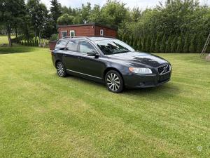 Black Volvo V70 2013 in Vilnius, with an engine capacity of 2.40 L and mileage of 286 thousand km for 7400 €, photo  on AUTOMOTO.COM.LV
