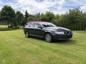 Black Volvo V70 2013 in Vilnius, with an engine capacity of 2.40 L and mileage of 286 thousand km for 7400 €, photo 7 on AUTOMOTO.COM.LV