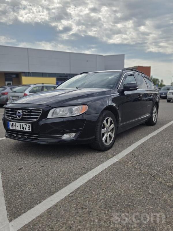 Black Volvo V70 2013 in Daugavpils, with an engine capacity of 2.00 L and mileage of 240 thousand km for 4200 €, photo 3 on AUTOMOTO.COM.LV