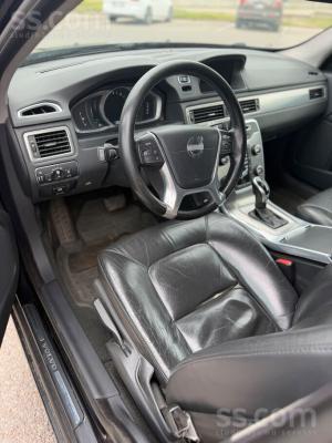 Black Volvo V70 2013 in Daugavpils, with an engine capacity of 2.00 L and mileage of 240 thousand km for 4200 €, photo 6 on AUTOMOTO.COM.LV