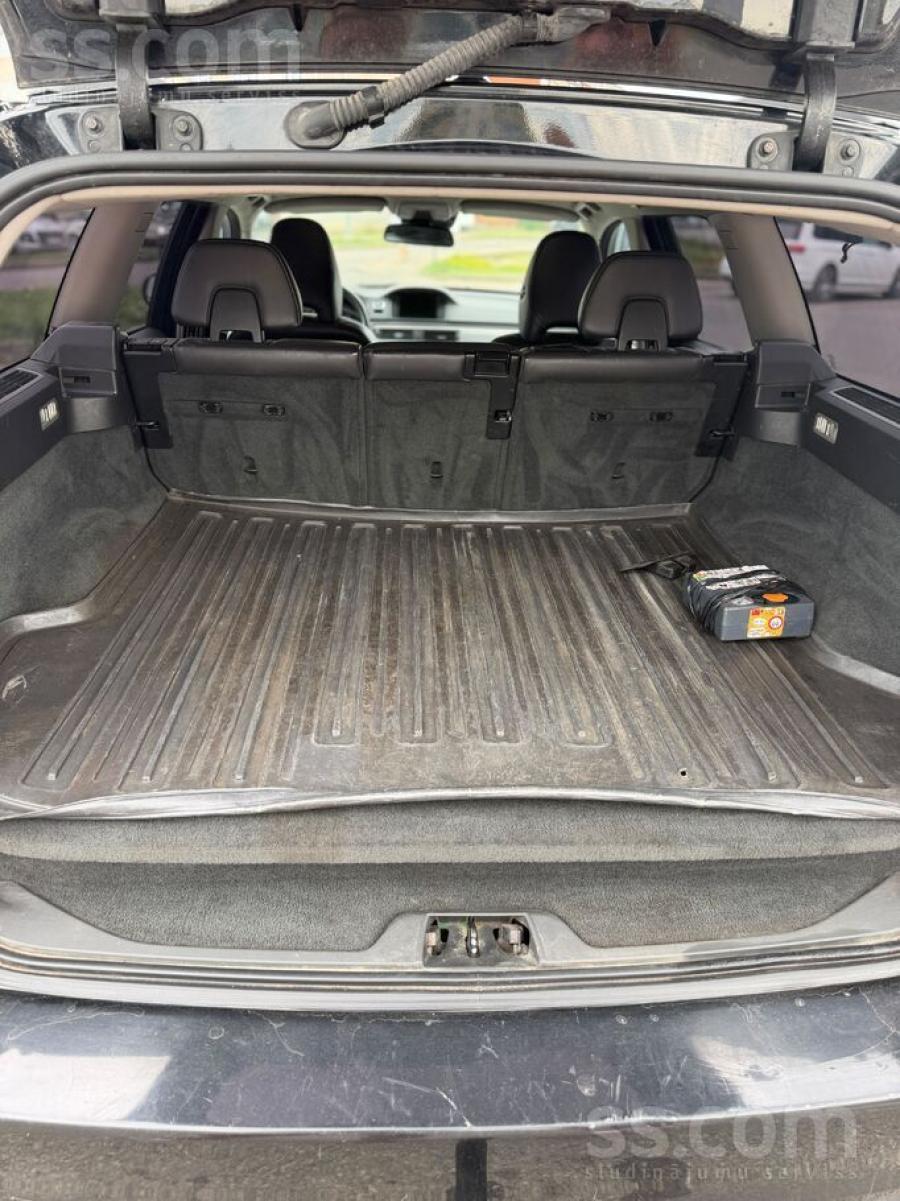 Black Volvo V70 2013 in Daugavpils, with an engine capacity of 2.00 L and mileage of 240 thousand km for 4200 €, photo 7 on AUTOMOTO.COM.LV