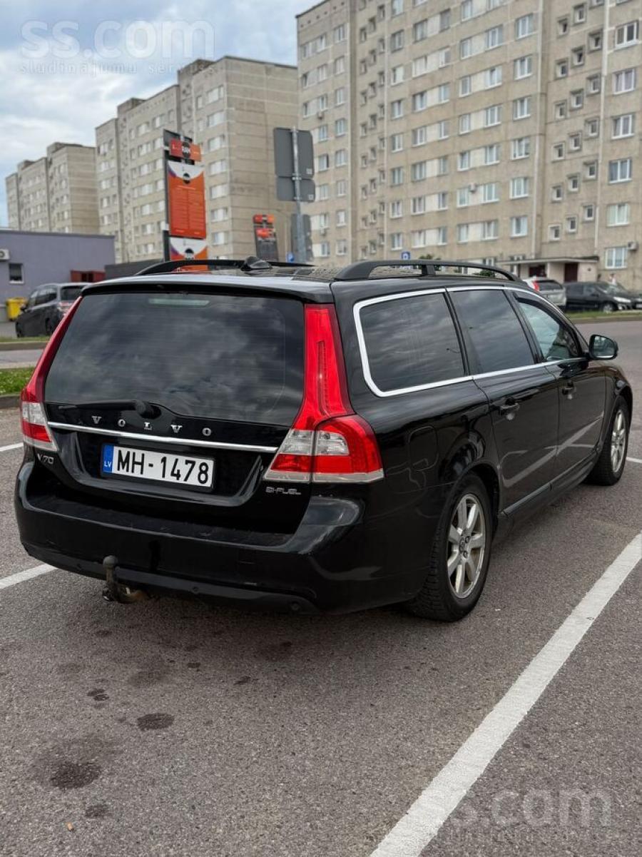 Black Volvo V70 2013 in Daugavpils, with an engine capacity of 2.00 L and mileage of 240 thousand km for 4200 €, photo 10 on AUTOMOTO.COM.LV