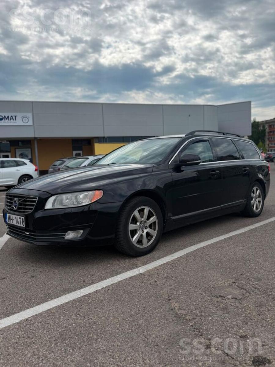 Black Volvo V70 2013 in Daugavpils, with an engine capacity of 2.00 L and mileage of 240 thousand km for 4200 €, photo 16 on AUTOMOTO.COM.LV