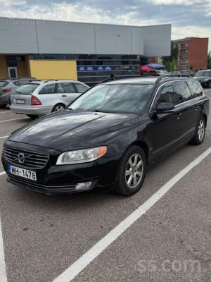 Black Volvo V70 2013 in Daugavpils, with an engine capacity of 2.00 L and mileage of 240 thousand km for 4200 €, photo 17 on AUTOMOTO.COM.LV