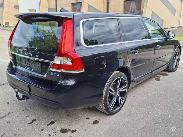 Melns Volvo V70 2013 Ukmergė, ar dzinēja tilpumu 1.98 L un nobraukumu 321 tūkst. km par 6500 €, foto 4 vietnē AUTOMOTO.COM.LV