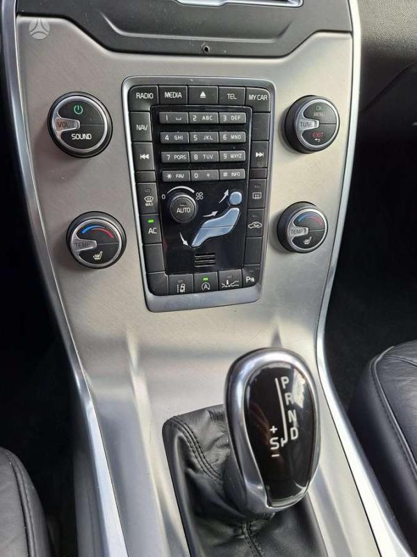 Melns Volvo V70 2013 Ukmergė, ar dzinēja tilpumu 1.98 L un nobraukumu 321 tūkst. km par 6500 €, foto 8 vietnē AUTOMOTO.COM.LV