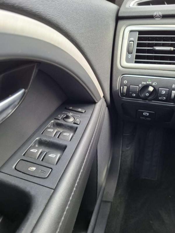 Melns Volvo V70 2013 Ukmergė, ar dzinēja tilpumu 1.98 L un nobraukumu 321 tūkst. km par 6500 €, foto 10 vietnē AUTOMOTO.COM.LV
