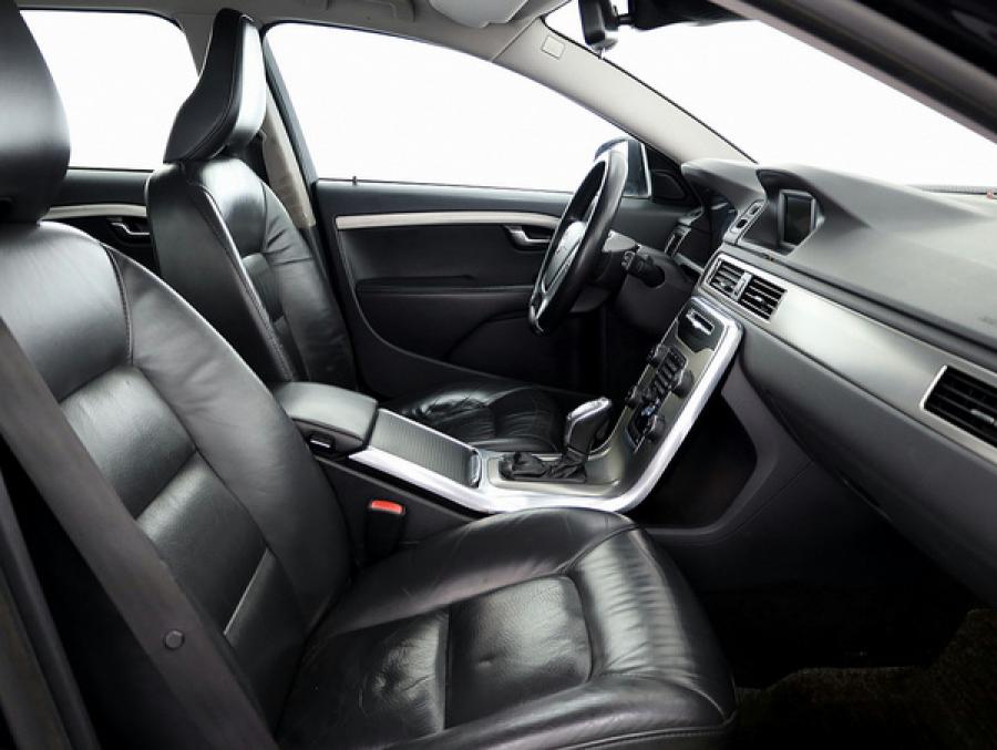 Melns Volvo V70 2013 Tallina, ar dzinēja tilpumu 2.00 L un nobraukumu 322 tūkst. km par 2199 €, foto 7 vietnē AUTOMOTO.COM.LV