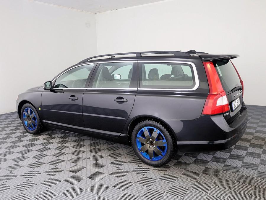 Melns Volvo V70 2013 Tallina, ar dzinēja tilpumu 2.00 L un nobraukumu 322 tūkst. km par 2199 €, foto 12 vietnē AUTOMOTO.COM.LV