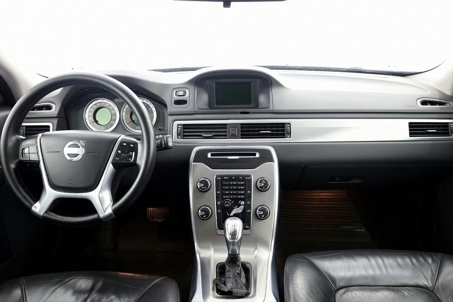 Melns Volvo V70 2013 Tallina, ar dzinēja tilpumu 2.00 L un nobraukumu 322 tūkst. km par 2199 €, foto 13 vietnē AUTOMOTO.COM.LV