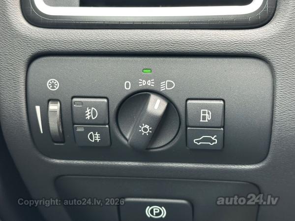 Melns Volvo V70 2013 Tartu, ar dzinēja tilpumu 2.00 L un nobraukumu 265 tūkst. km par 8950 €, foto 6 vietnē AUTOMOTO.COM.LV