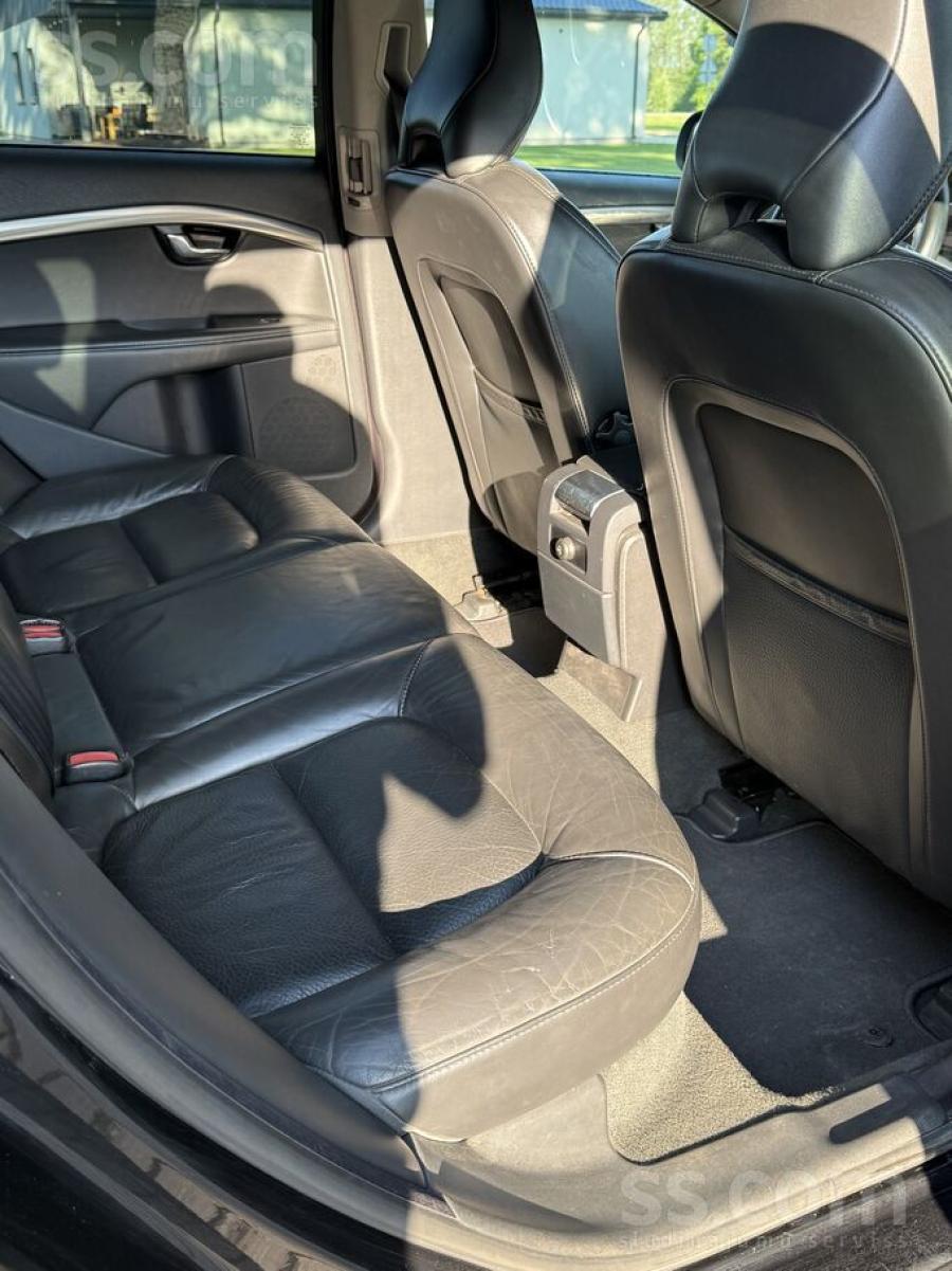 Melns Volvo V70 2013 Valmiera, ar dzinēja tilpumu 2.00 L un nobraukumu 304 tūkst. km par 6600 €, foto 7 vietnē AUTOMOTO.COM.LV