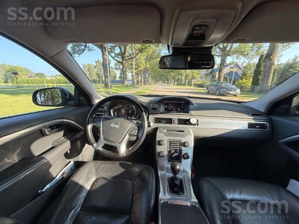 Black Volvo V70 2013 in Valmiera, with an engine capacity of 2.00 L and mileage of 304 thousand km for 6600 €, photo 7 on AUTOMOTO.COM.LV