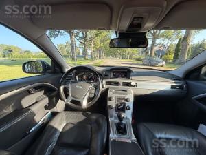 Melns Volvo V70 2013 Valmiera, ar dzinēja tilpumu 2.00 L un nobraukumu 304 tūkst. km par 6600 €, foto 8 vietnē AUTOMOTO.COM.LV