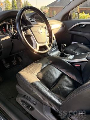 Melns Volvo V70 2013 Valmiera, ar dzinēja tilpumu 2.00 L un nobraukumu 304 tūkst. km par 6600 €, foto 10 vietnē AUTOMOTO.COM.LV