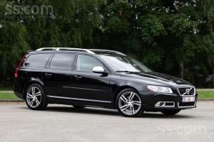 Black Volvo V70 2013 in Tukums, with an engine capacity of 2.00 L and mileage of 319 thousand km for 7950 €, photo 6 on AUTOMOTO.COM.LV