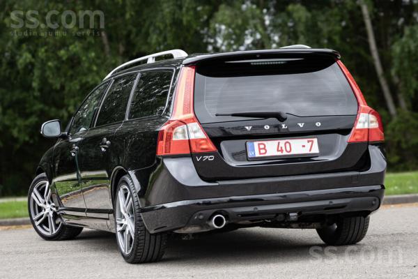 Black Volvo V70 2013 in Tukums, with an engine capacity of 2.00 L and mileage of 319 thousand km for 7950 €, photo 7 on AUTOMOTO.COM.LV