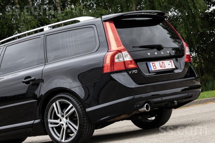 Black Volvo V70 2013 in Tukums, with an engine capacity of 2.00 L and mileage of 319 thousand km for 7950 €, photo 10 on AUTOMOTO.COM.LV