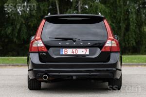 Black Volvo V70 2013 in Tukums, with an engine capacity of 2.00 L and mileage of 319 thousand km for 7950 €, photo 11 on AUTOMOTO.COM.LV