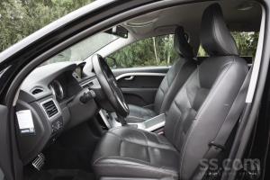 Black Volvo V70 2013 in Tukums, with an engine capacity of 2.00 L and mileage of 319 thousand km for 7950 €, photo 14 on AUTOMOTO.COM.LV