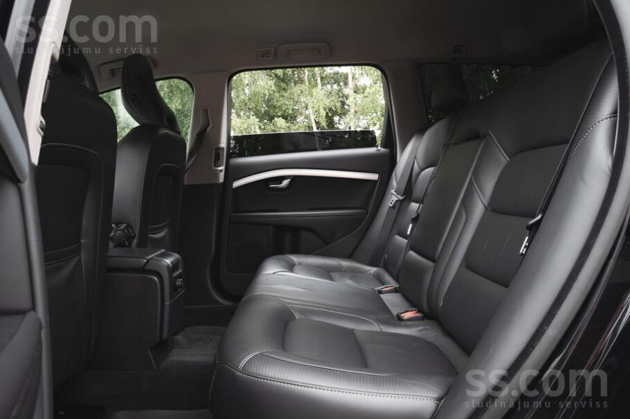 Black Volvo V70 2013 in Tukums, with an engine capacity of 2.00 L and mileage of 319 thousand km for 7950 €, photo 16 on AUTOMOTO.COM.LV
