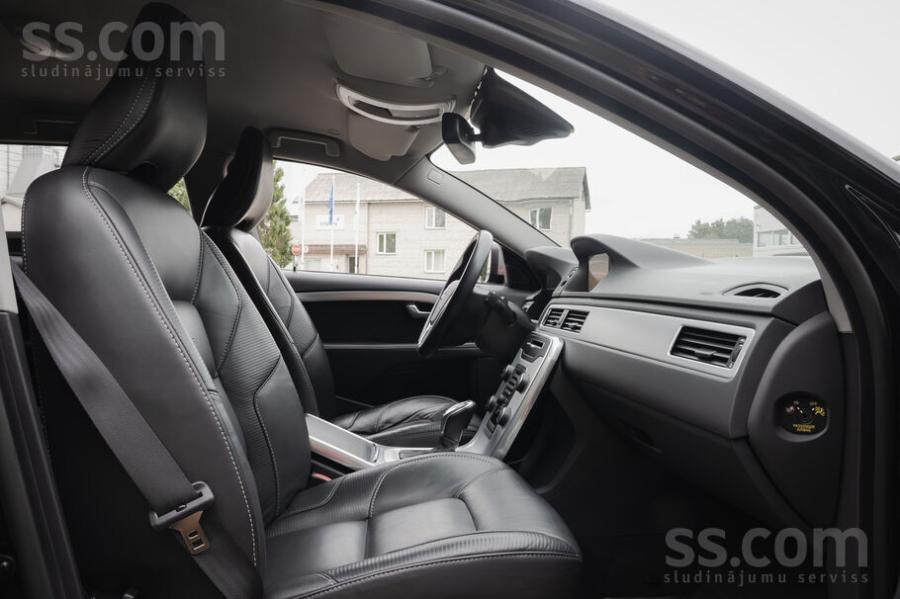 Black Volvo V70 2013 in Tukums, with an engine capacity of 2.00 L and mileage of 319 thousand km for 7950 €, photo 17 on AUTOMOTO.COM.LV