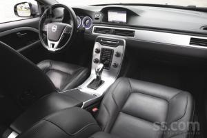 Black Volvo V70 2013 in Tukums, with an engine capacity of 2.00 L and mileage of 319 thousand km for 7950 €, photo 21 on AUTOMOTO.COM.LV