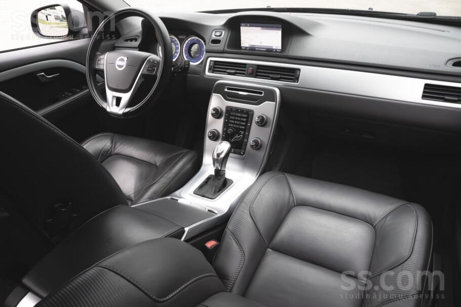 Black Volvo V70 2013 in Tukums, with an engine capacity of 2.00 L and mileage of 319 thousand km for 7950 €, photo 21 on AUTOMOTO.COM.LV