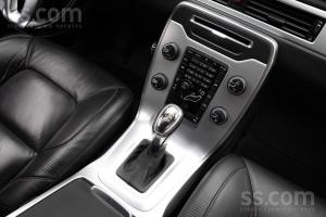 Black Volvo V70 2013 in Tukums, with an engine capacity of 2.00 L and mileage of 319 thousand km for 7950 €, photo 23 on AUTOMOTO.COM.LV