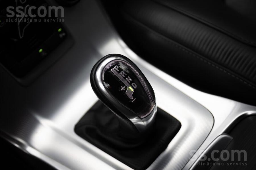 Black Volvo V70 2013 in Tukums, with an engine capacity of 2.00 L and mileage of 319 thousand km for 7950 €, photo 30 on AUTOMOTO.COM.LV