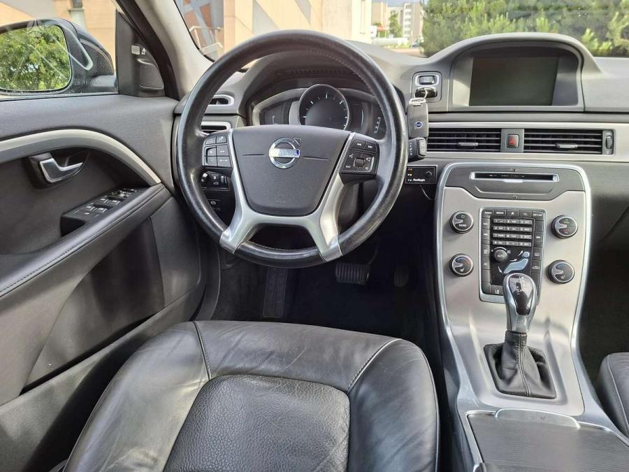 Melns Volvo V70 2013 Ukmergė, ar dzinēja tilpumu 1.97 L un nobraukumu 321 tūkst. km par 6250 €, foto 9 vietnē AUTOMOTO.COM.LV
