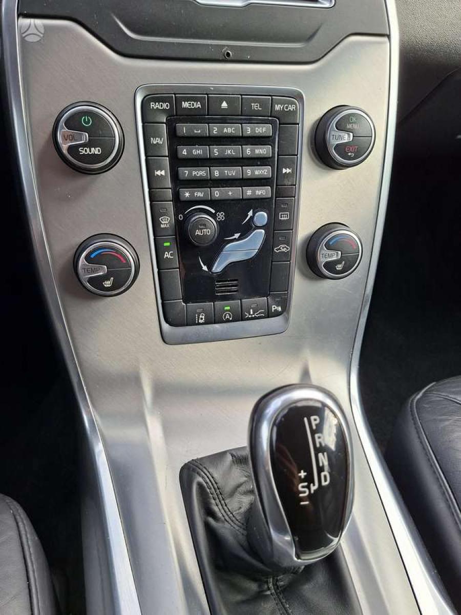 Melns Volvo V70 2013 Ukmergė, ar dzinēja tilpumu 1.97 L un nobraukumu 321 tūkst. km par 6250 €, foto 10 vietnē AUTOMOTO.COM.LV