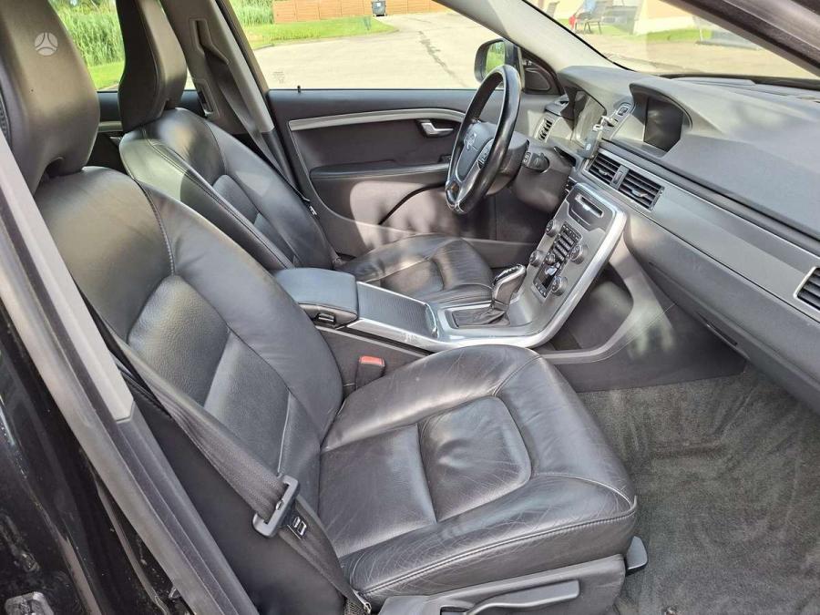 Melns Volvo V70 2013 Ukmergė, ar dzinēja tilpumu 1.97 L un nobraukumu 321 tūkst. km par 6250 €, foto 14 vietnē AUTOMOTO.COM.LV