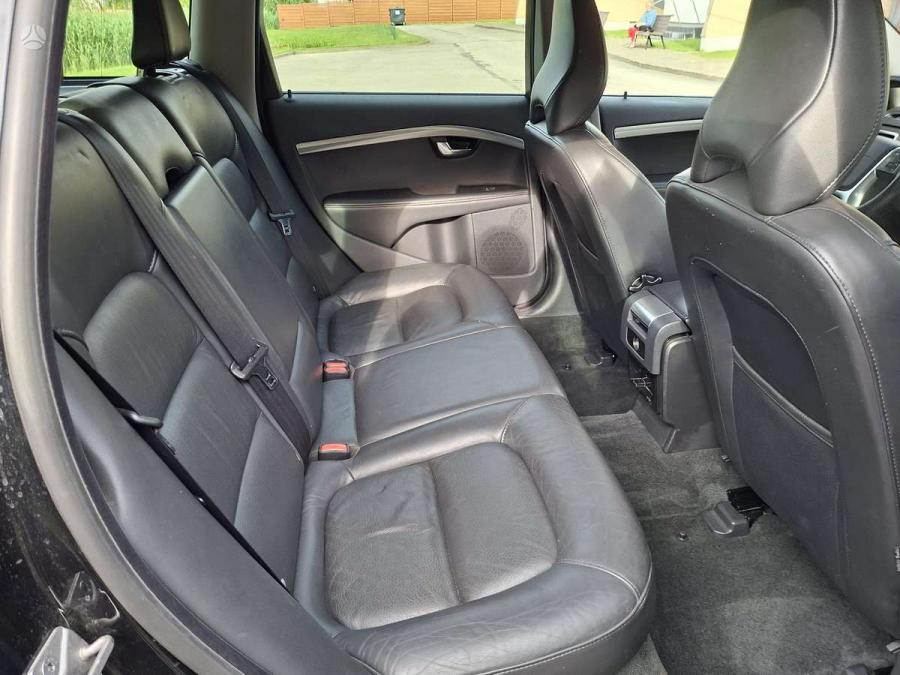 Melns Volvo V70 2013 Ukmergė, ar dzinēja tilpumu 1.97 L un nobraukumu 321 tūkst. km par 6250 €, foto 16 vietnē AUTOMOTO.COM.LV