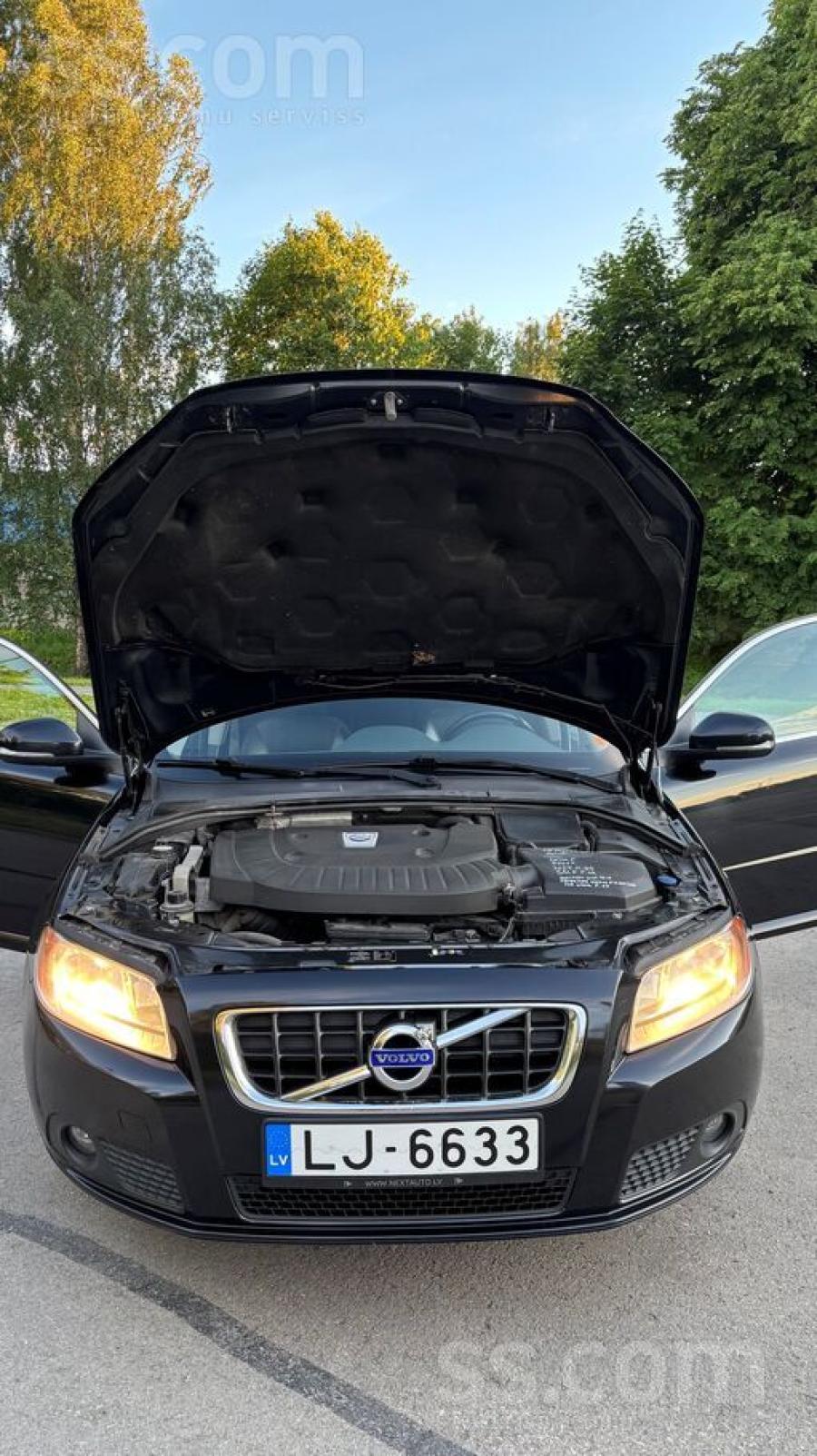 Black Volvo V70 2013 in Riga, with an engine capacity of 2.00 L and mileage of 274 thousand km for 6500 €, photo 7 on AUTOMOTO.COM.LV