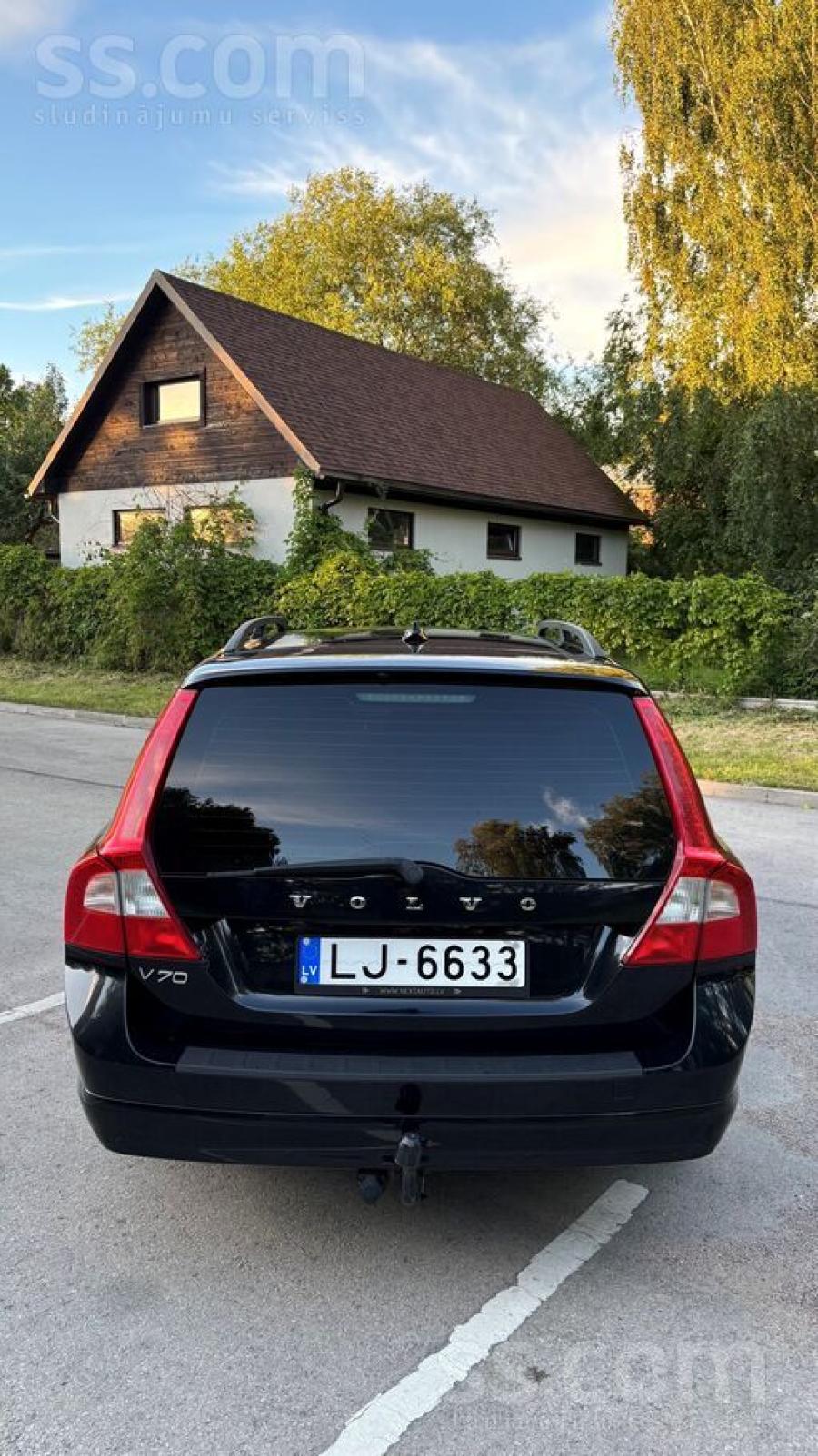 Black Volvo V70 2013 in Riga, with an engine capacity of 2.00 L and mileage of 274 thousand km for 6500 €, photo 22 on AUTOMOTO.COM.LV