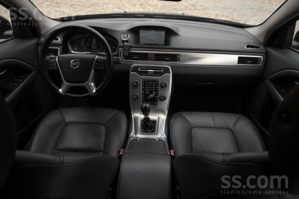 Black Volvo V70 2013 in Jelgava, with an engine capacity of 2.00 L and mileage of 0 thousand km for 6990 €, photo 6 on AUTOMOTO.COM.LV