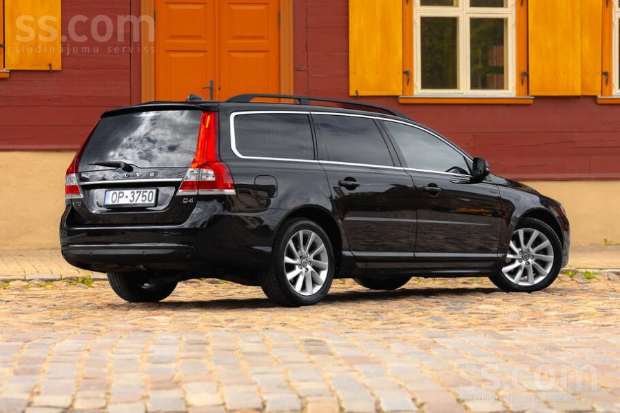 Melns Volvo V70 2013 Jelgava, ar dzinēja tilpumu 2.00 L un nobraukumu 0 tūkst. km par 6990 €, foto 4 vietnē AUTOMOTO.COM.LV