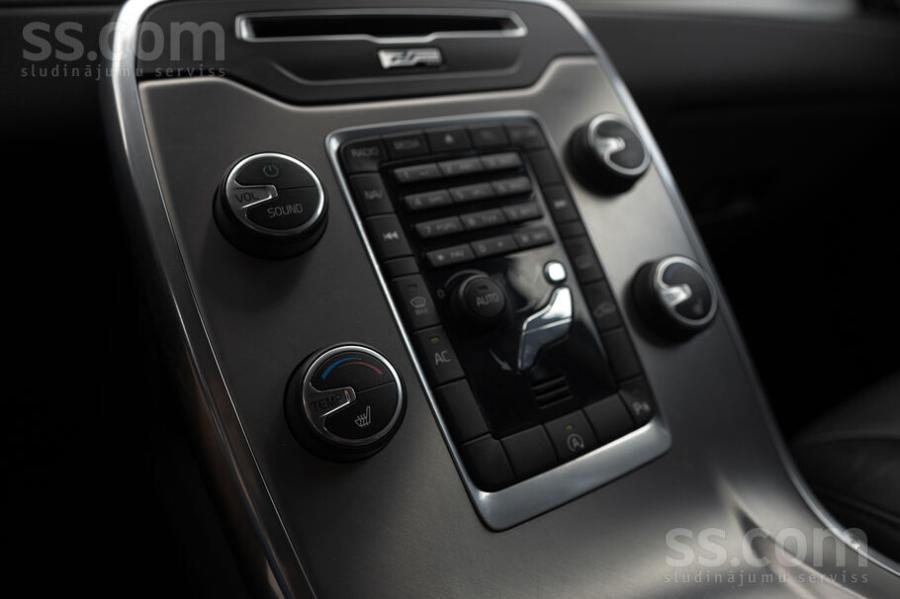 Melns Volvo V70 2013 Jelgava, ar dzinēja tilpumu 2.00 L un nobraukumu 0 tūkst. km par 6990 €, foto 12 vietnē AUTOMOTO.COM.LV