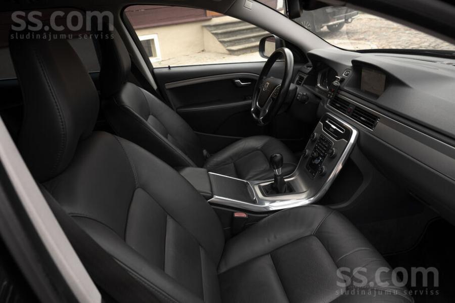 Melns Volvo V70 2013 Jelgava, ar dzinēja tilpumu 2.00 L un nobraukumu 0 tūkst. km par 6990 €, foto 22 vietnē AUTOMOTO.COM.LV