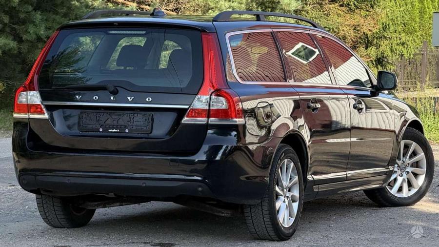 Melns Volvo V70 2013 Ukmergė, ar dzinēja tilpumu 1.98 L un nobraukumu 352 tūkst. km par 5900 €, foto 4 vietnē AUTOMOTO.COM.LV