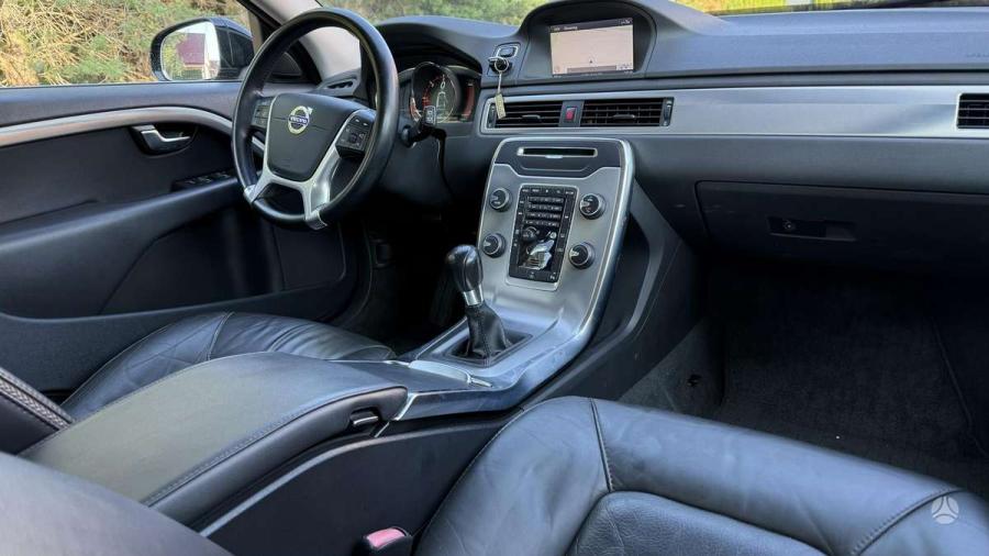Melns Volvo V70 2013 Ukmergė, ar dzinēja tilpumu 1.98 L un nobraukumu 352 tūkst. km par 5900 €, foto 12 vietnē AUTOMOTO.COM.LV