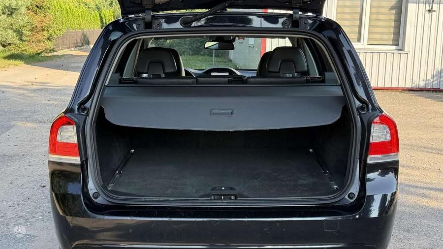 Melns Volvo V70 2013 Ukmergė, ar dzinēja tilpumu 1.98 L un nobraukumu 352 tūkst. km par 5900 €, foto 20 vietnē AUTOMOTO.COM.LV