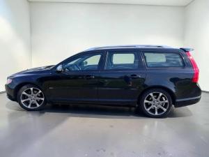 Black Volvo V70 2013 in Jurmala, with an engine capacity of 2.00 L and mileage of 0 thousand km for 6950 €, photo 4 on AUTOMOTO.COM.LV