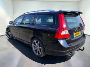 Black Volvo V70 2013 in Jurmala, with an engine capacity of 2.00 L and mileage of 0 thousand km for 6950 €, photo 6 on AUTOMOTO.COM.LV